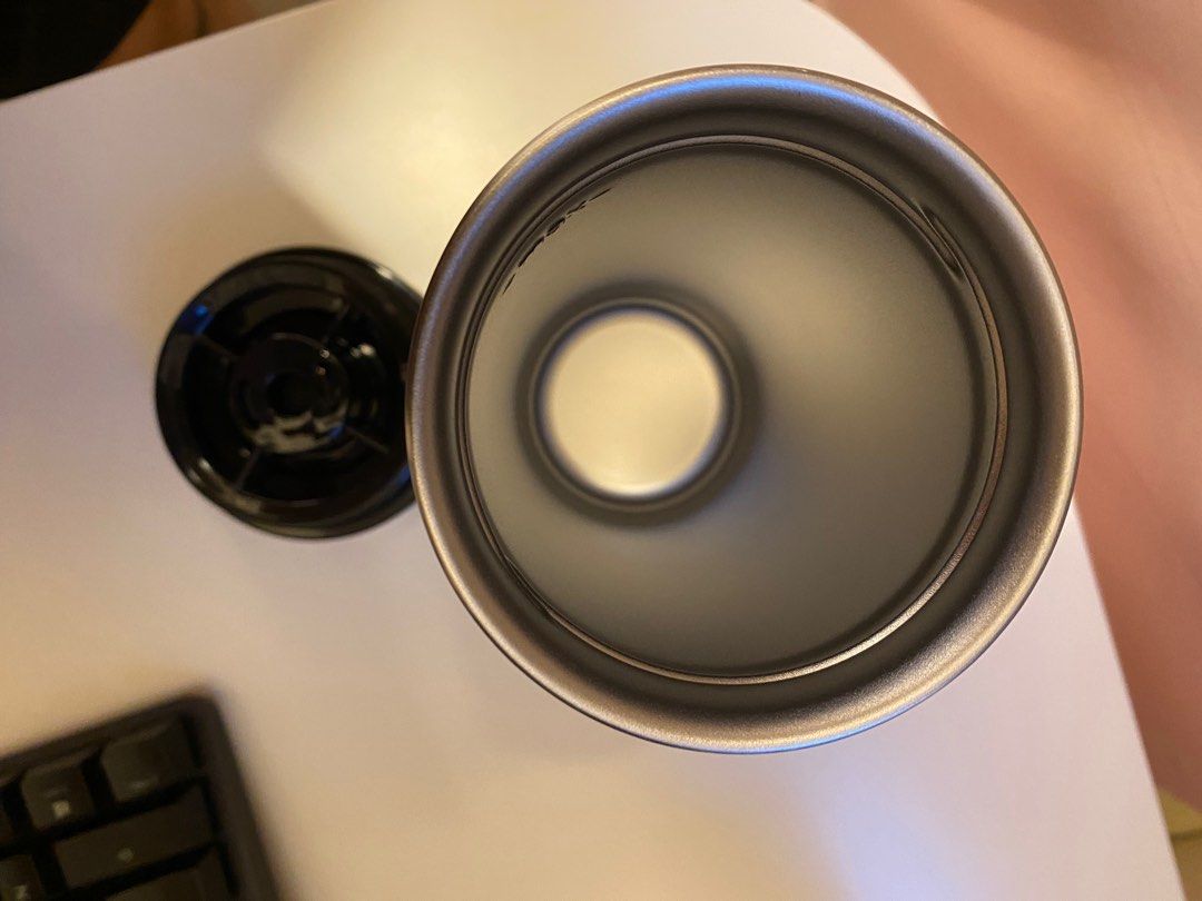 Nespresso travel mug (540ml), 傢俬＆家居, 廚具和餐具, 廚水杯、水壺 - Carousell