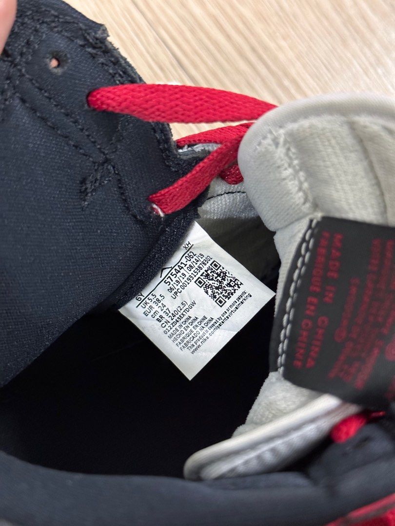 Nike AJ1 High Bloodline, Men's Fashion, Footwear, Sneakers on Carousell