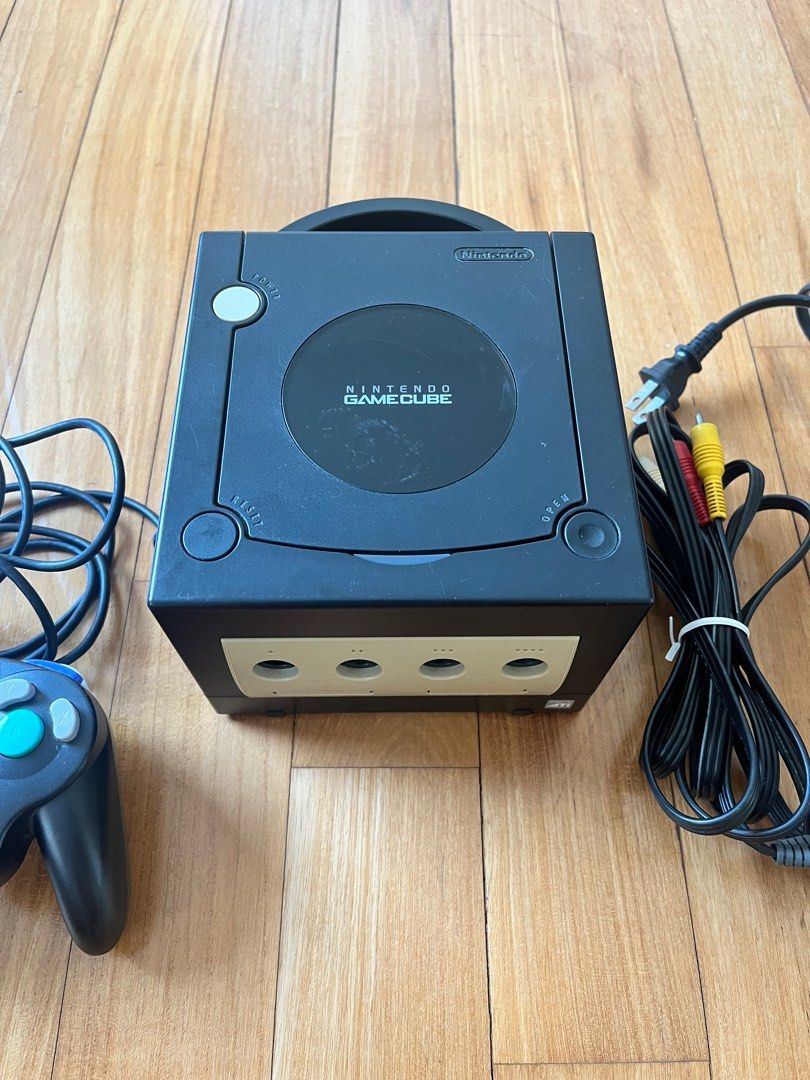 Nintendo Gamecube console, Video Gaming, Video Game Consoles, Nintendo ...