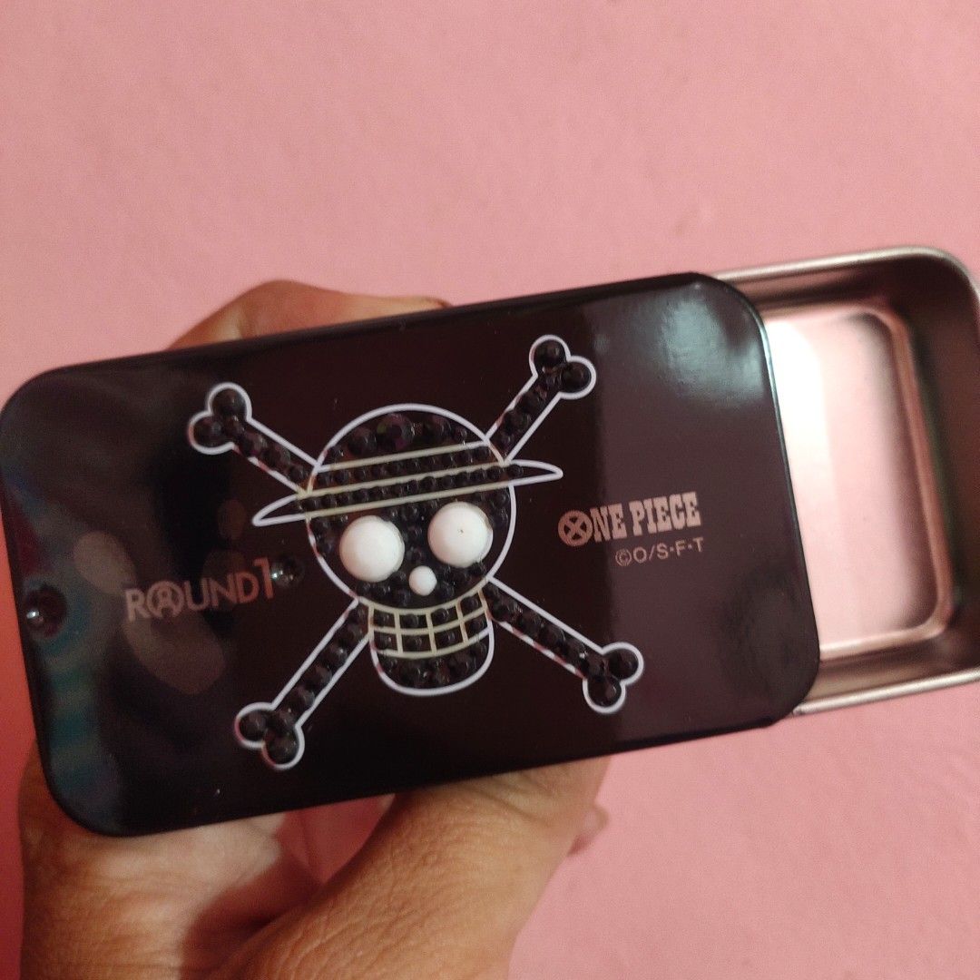 One piece Can, Hobbies & Toys, Memorabilia & Collectibles, Fan ...