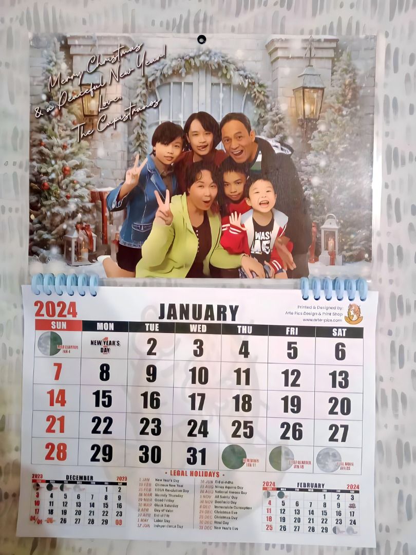 Personalized 2024 Wall Calendars with 13 Christmas-themed Backgrounds ...