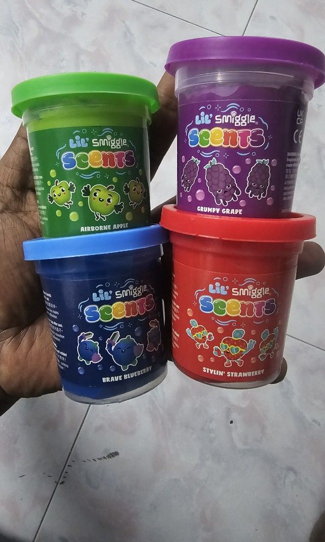 Play Dough x 4 colours for $2, Hobbies & Toys, Toys & Games on Carousell