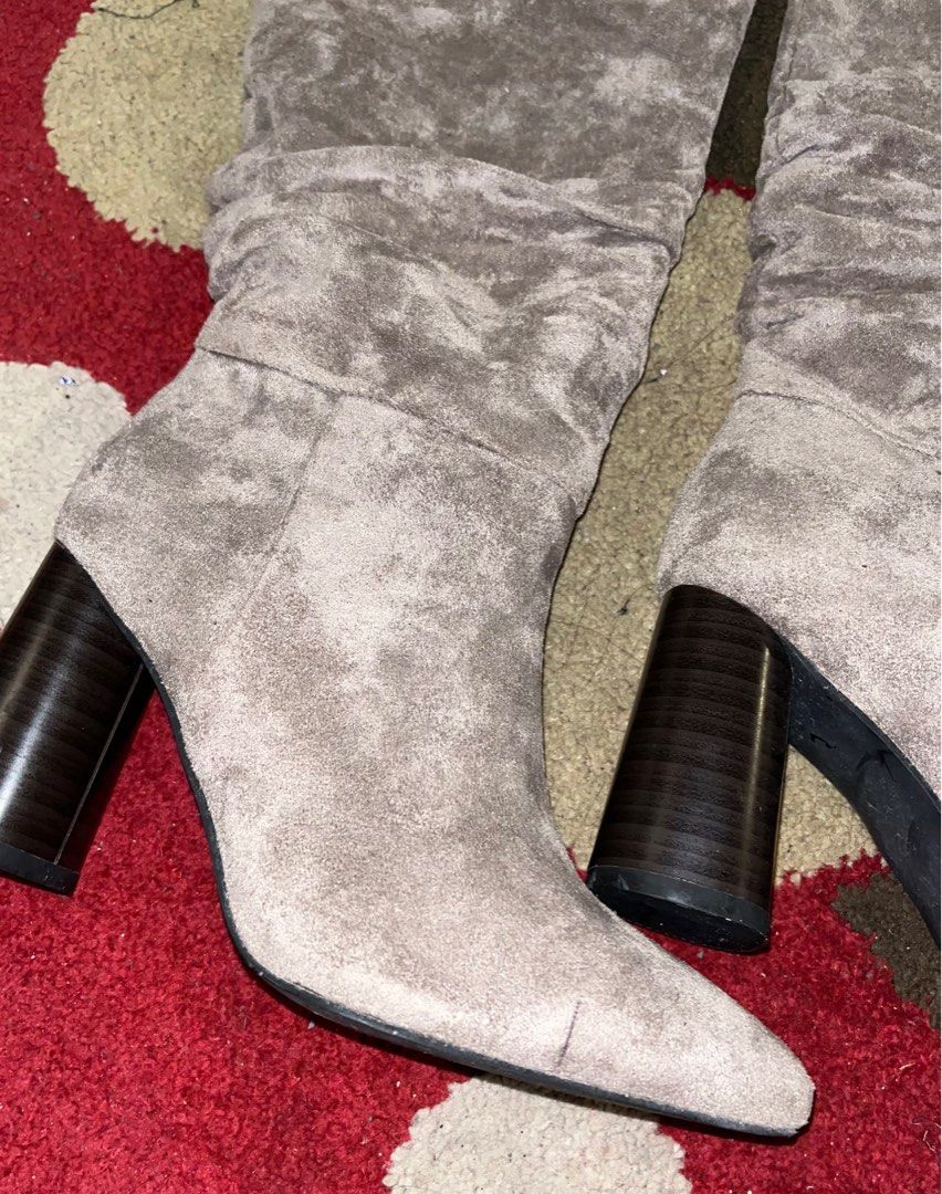 Point toe chucky heels boots, Fesyen Wanita, Sepatu di Carousell