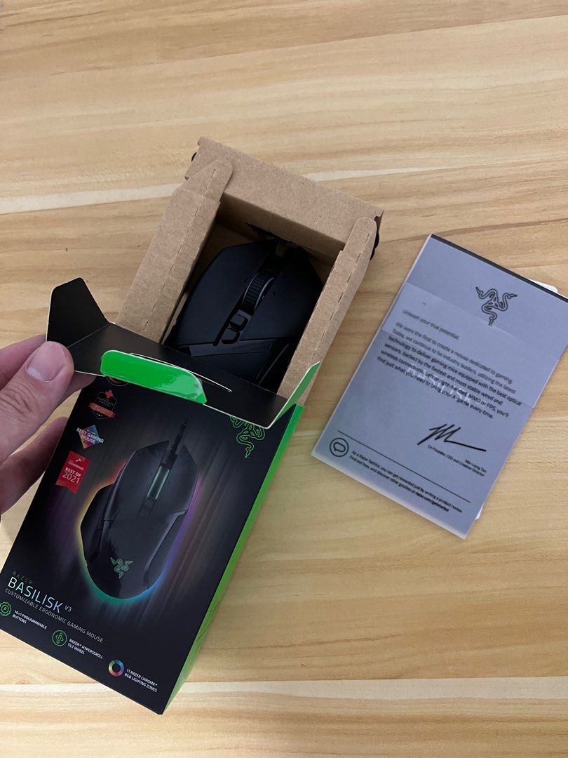 PRICED TO SELL | FULL SET IN BOX| Razer Basilisk V3 Customizable ...
