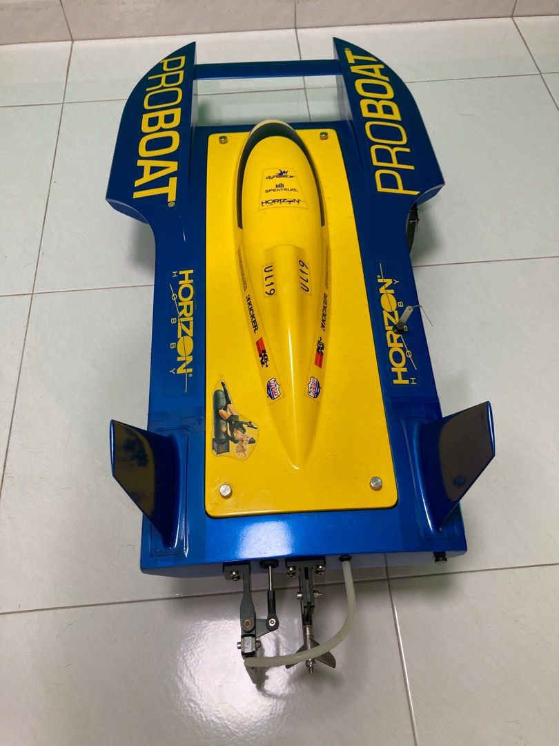 Proboat UL10 Hydroplane RC Boat, Hobbies & Toys, Toys & Games on Carousell