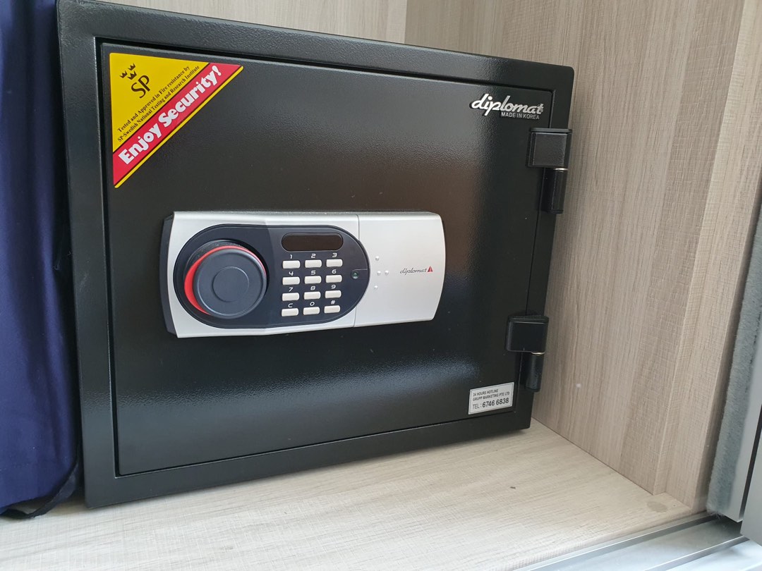 Safe Box, Furniture & Home Living, Security & Locks, Safe on Carousell