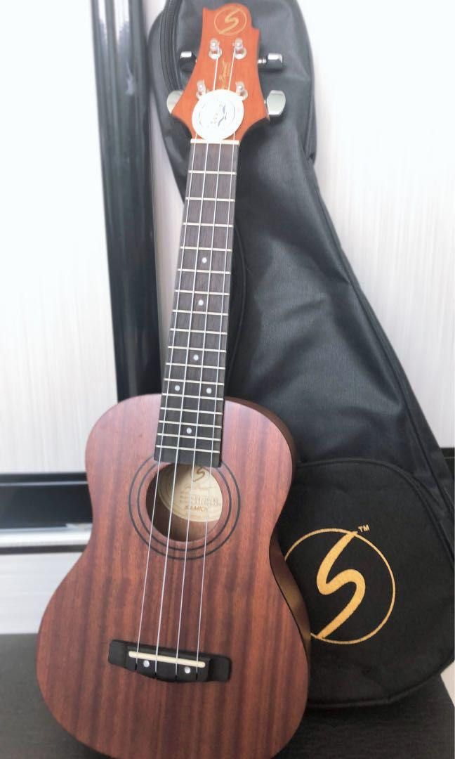 samick greg bennett ukulele, Hobbies & Toys, Music & Media, Musical ...