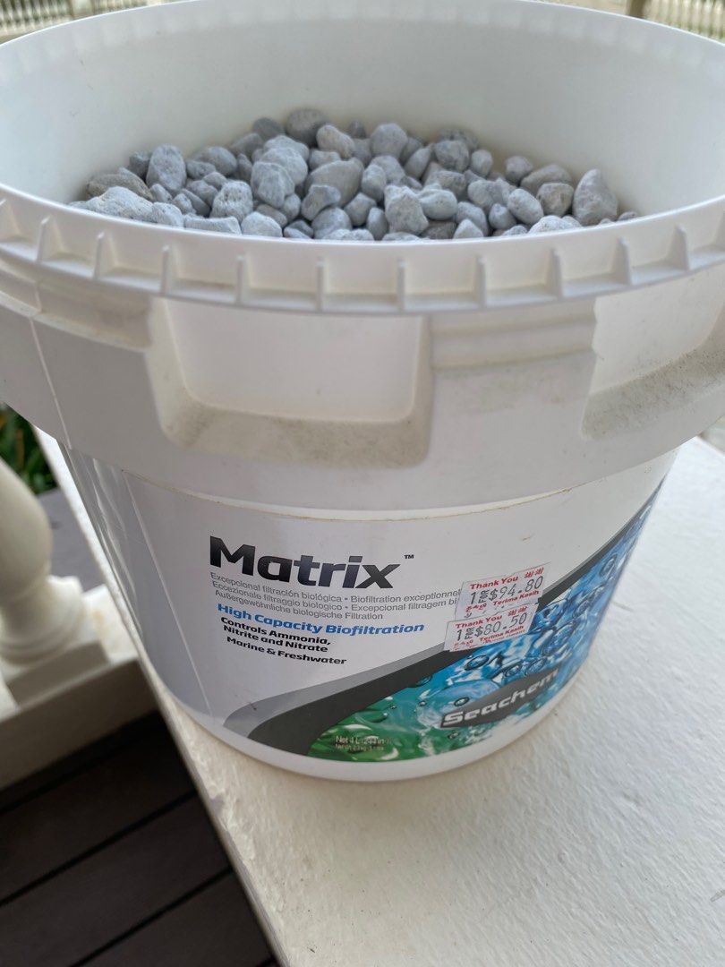 Seachem matrix 4L, Pet Supplies, Health & Grooming on Carousell