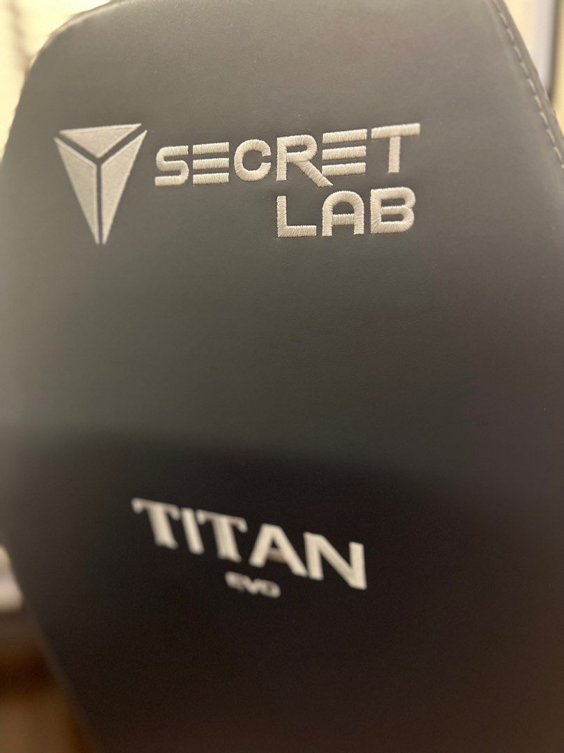 Secret lab Titan Evo, Furniture & Home Living, Furniture, Chairs on ...