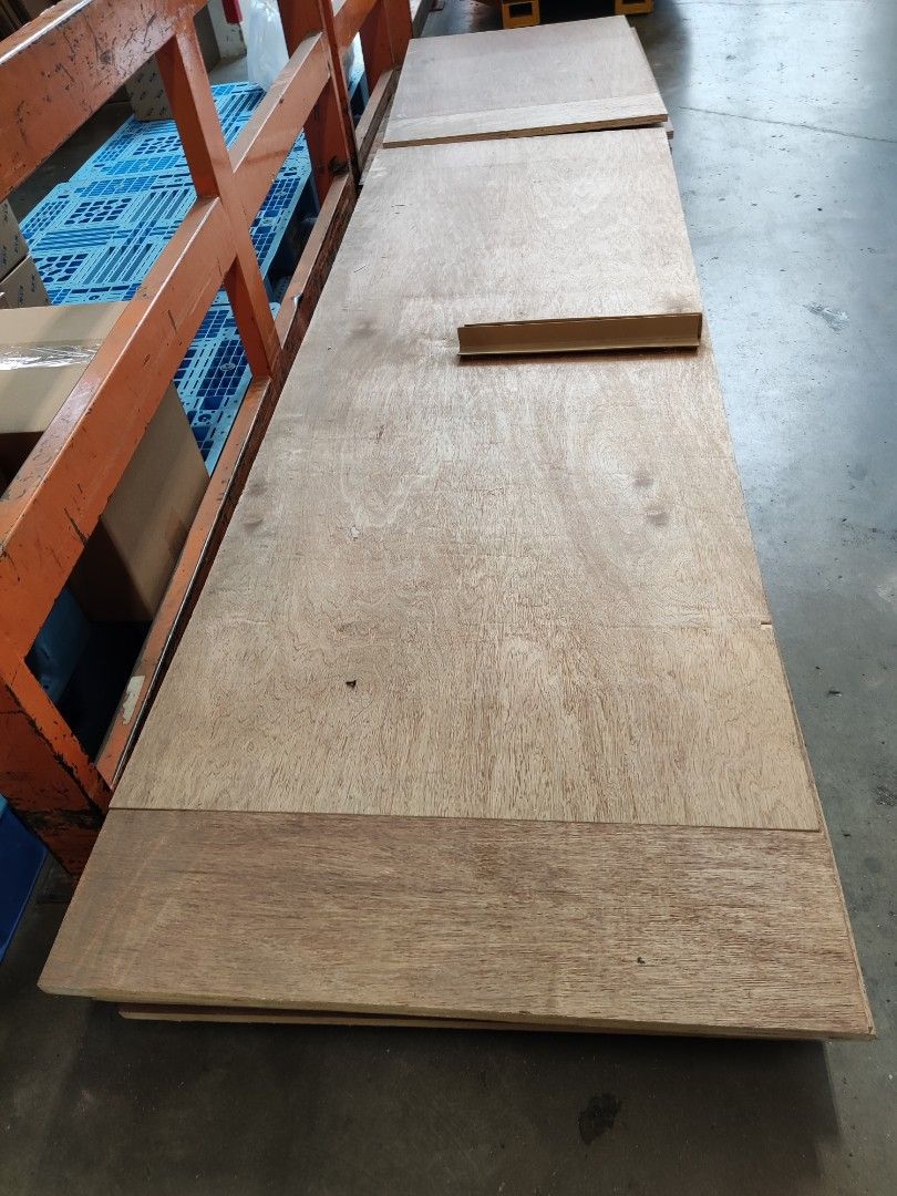 Solid 1 inch thick plywood plank, Everything Else on Carousell