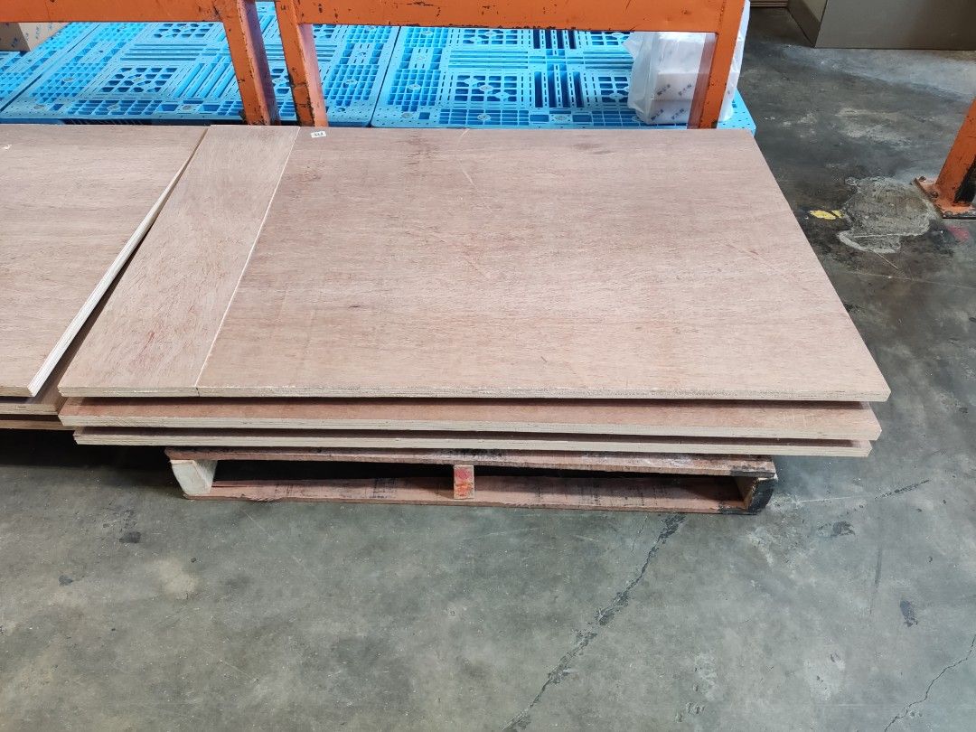 Solid 1 inch thick plywood plank, Everything Else on Carousell