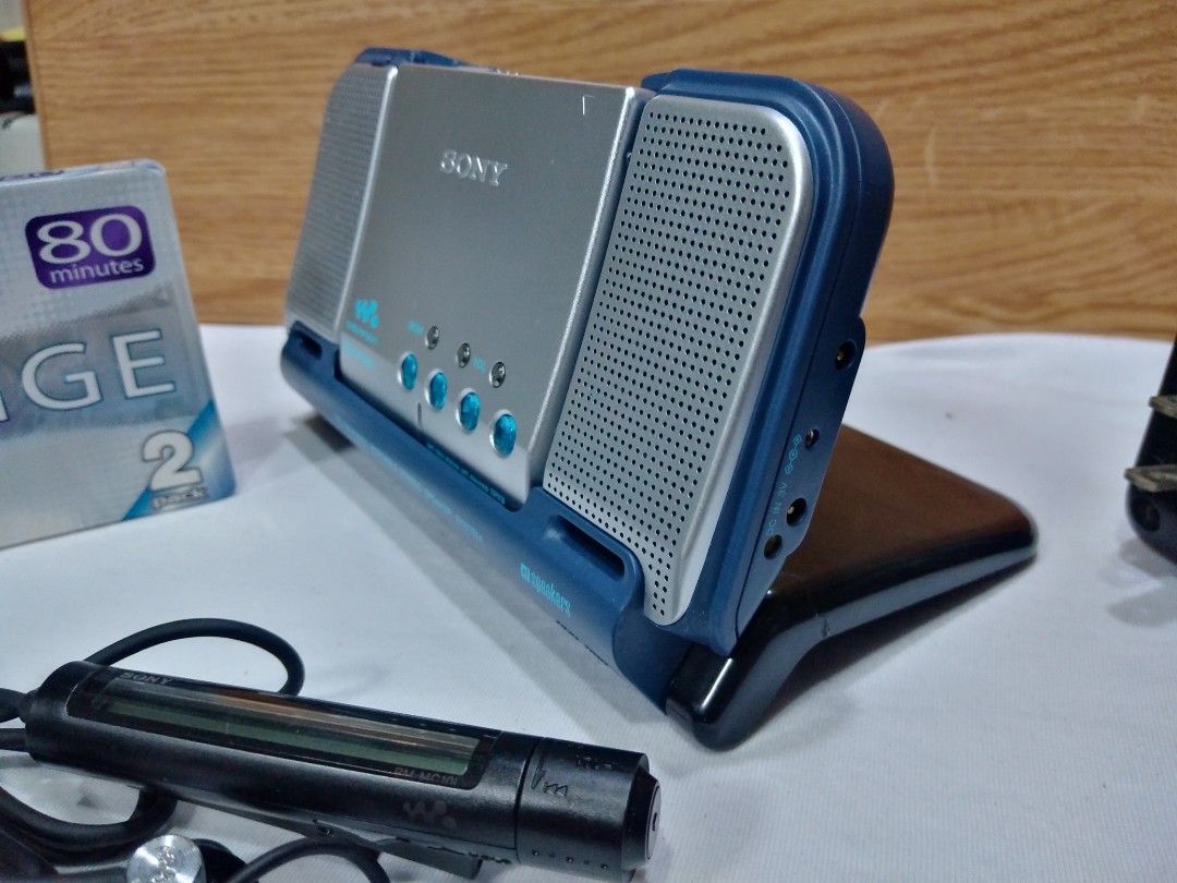 Sony Walkman Portable mini Disk Player with Docking Station MZ-E810SP ...