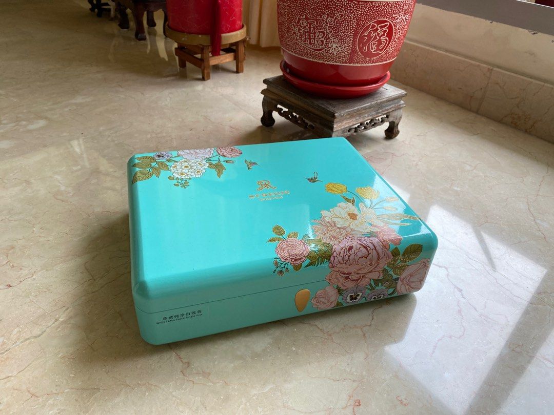 St Regis Tin Mooncake Box, Hobbies & Toys, Memorabilia & Collectibles ...