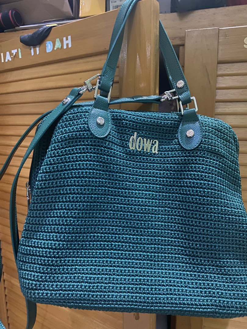 Tas Dowa, Fesyen Wanita, Tas & Dompet di Carousell