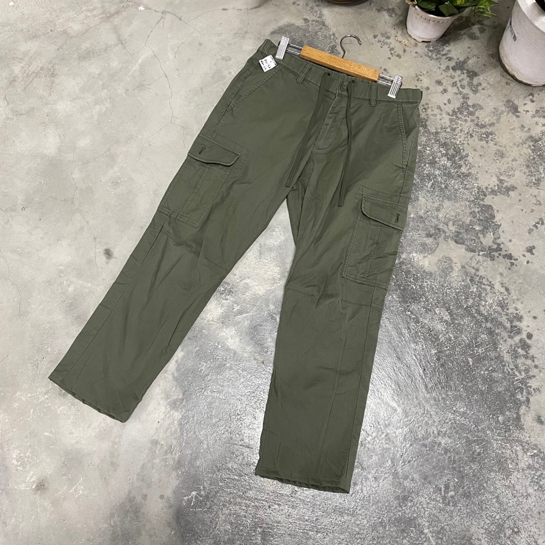Uniqlo cargo pant, Men's Fashion, Bottoms, Trousers on Carousell