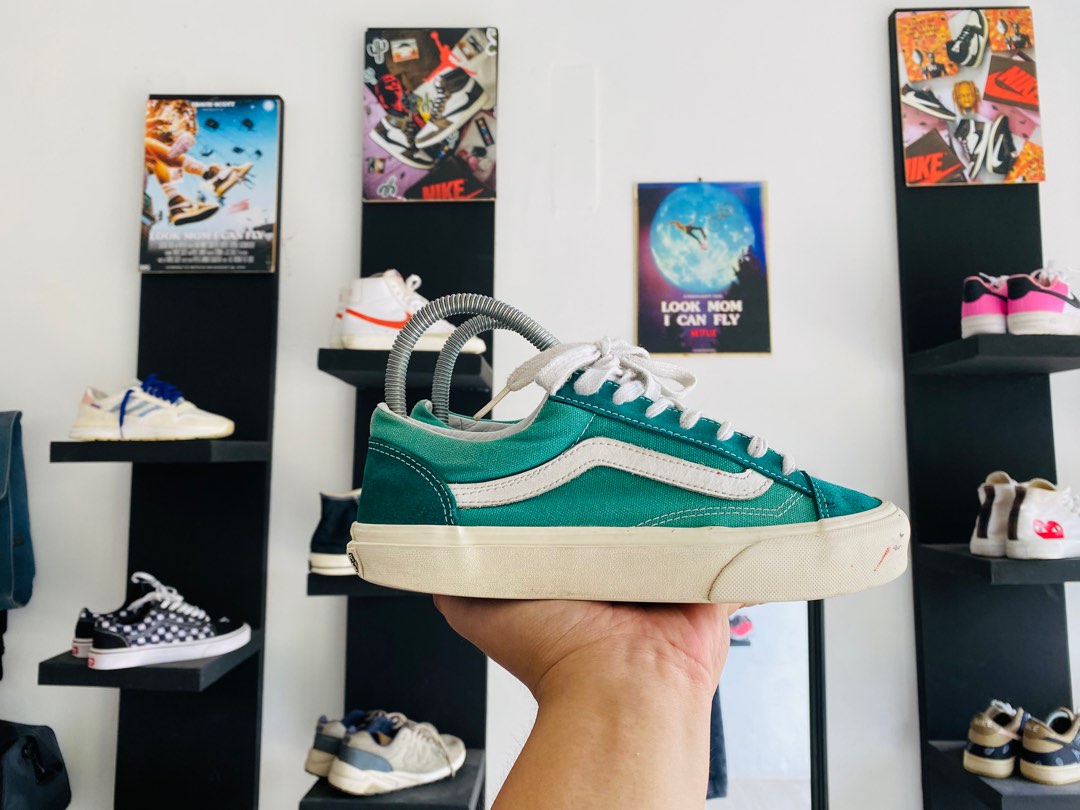 Vans old skool style 36 OG green, Fesyen Wanita, Sepatu di Carousell