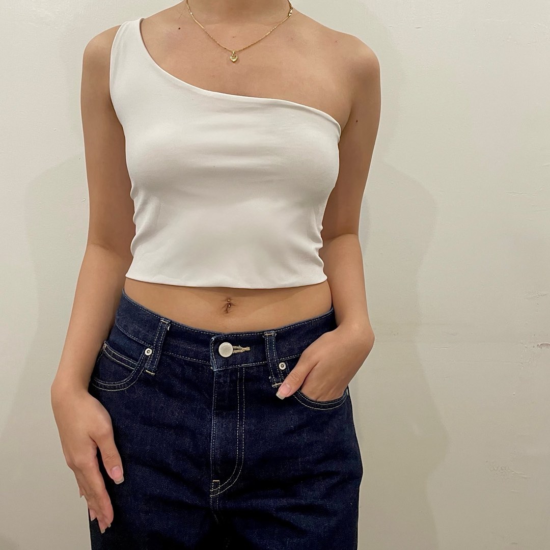 Venus Cut White Top, Women's Fashion, Tops, Blouses on Carousell