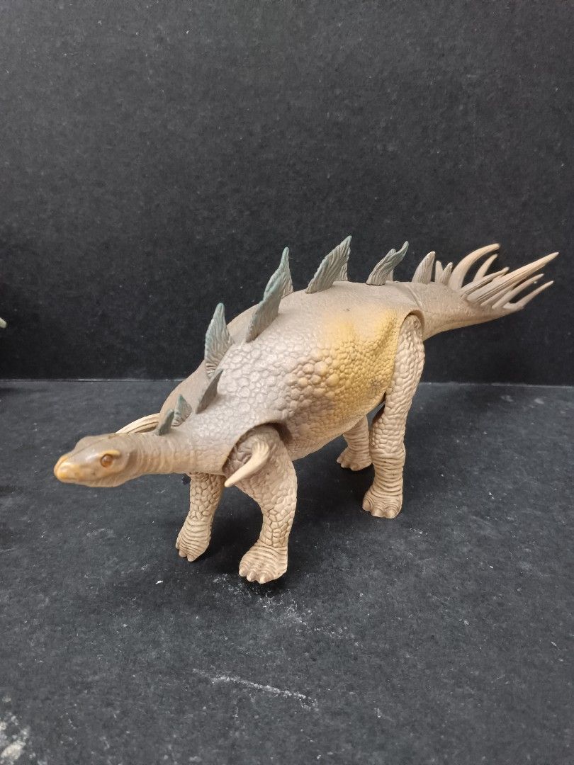 Vintage 1989 Tyco Kentrosaurus Dinosaur Action Figure, Hobbies & Toys ...