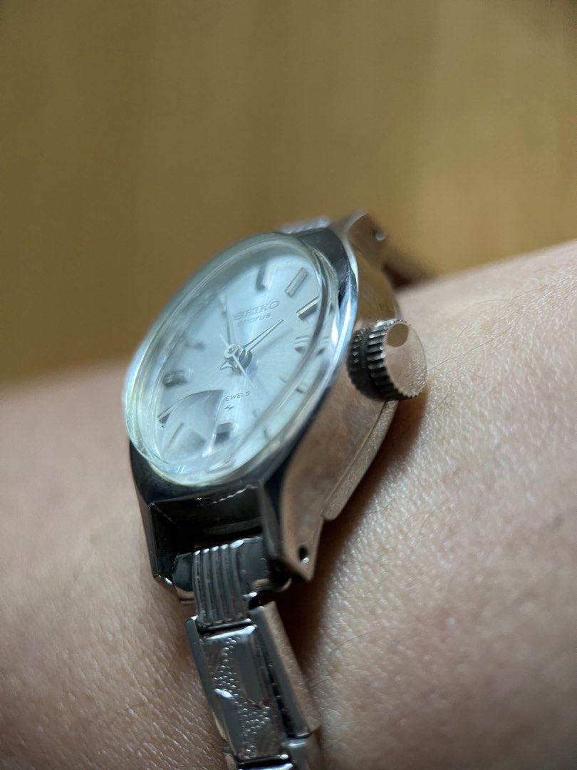 Vintage Seiko Chorus (Ladies), Luxury, Watches on Carousell