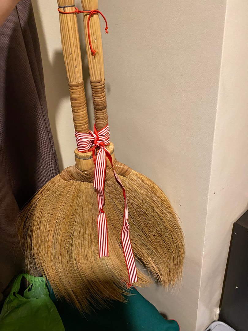 Walis set, Furniture & Home Living, Cleaning & Homecare Supplies ...