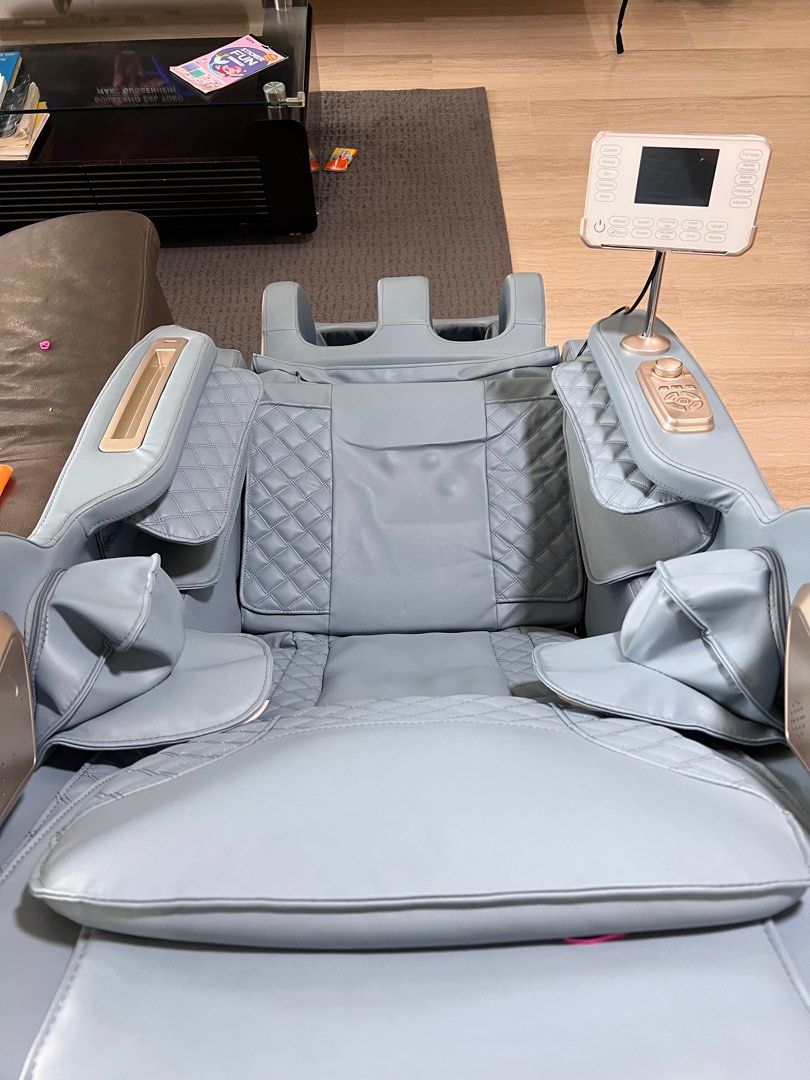 Zero full body massage chair, Health & Nutrition, Massage Devices on ...