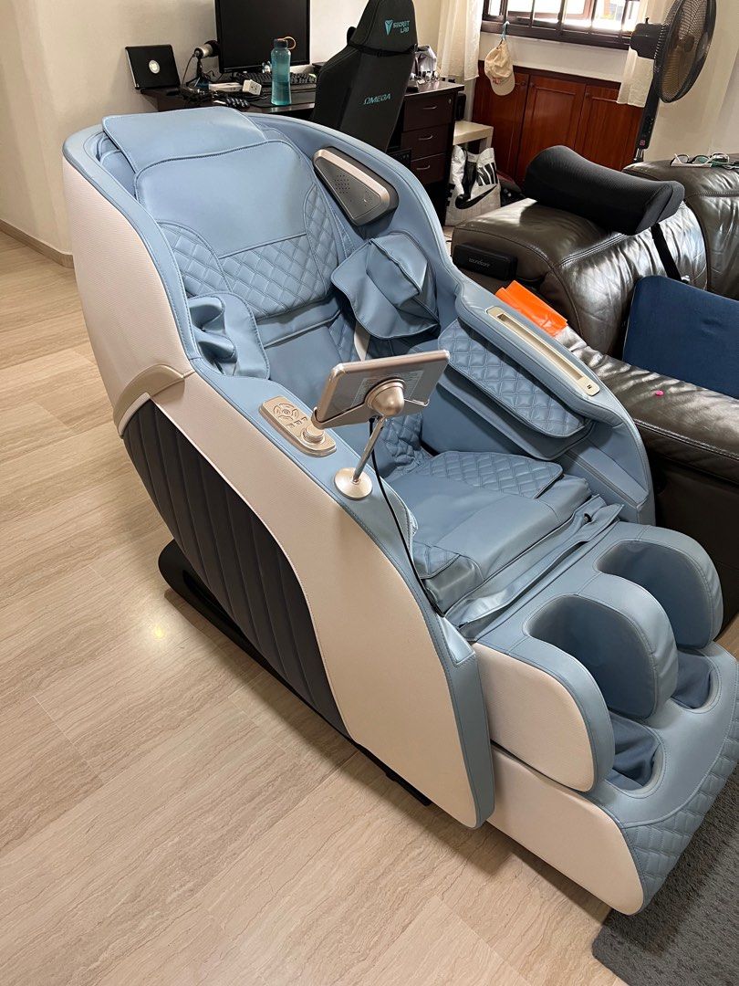 Zero full body massage chair, Health & Nutrition, Massage Devices on ...