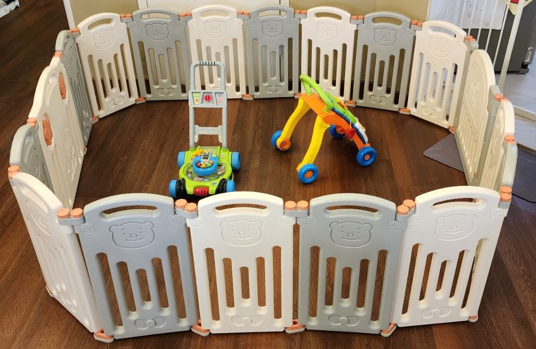 Baby Fencing with Gate, Babies & Kids, Baby Nursery & Kids Furniture ...