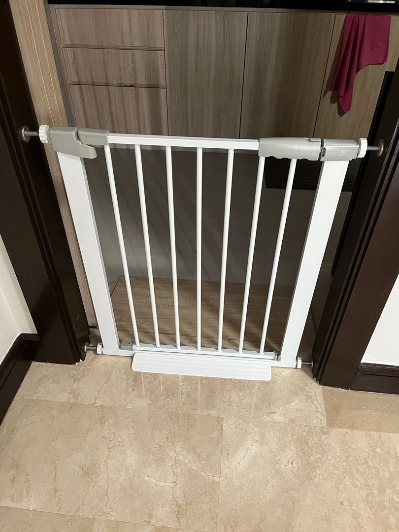 Baby Safety Gate with gate stabilizer, Babies & Kids, Baby Nursery ...