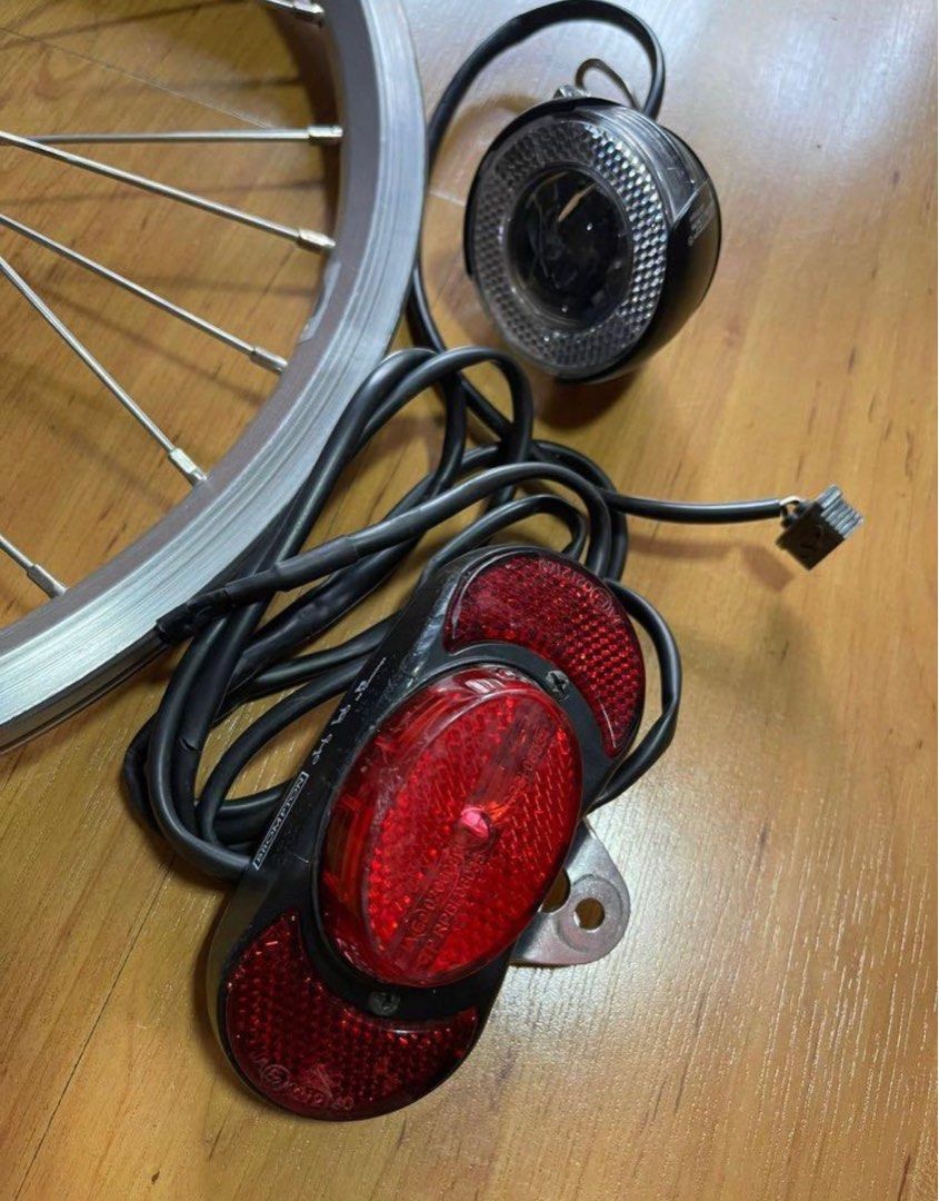 Brompton Dynamo front wheel Come with front and rear light, Sports ...