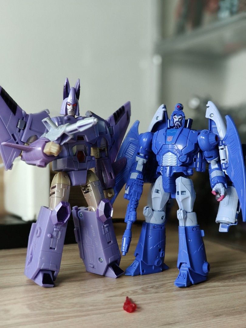 Bundle sale! Transformers Kingdom Cyclonus and Studio Series Sweep ...