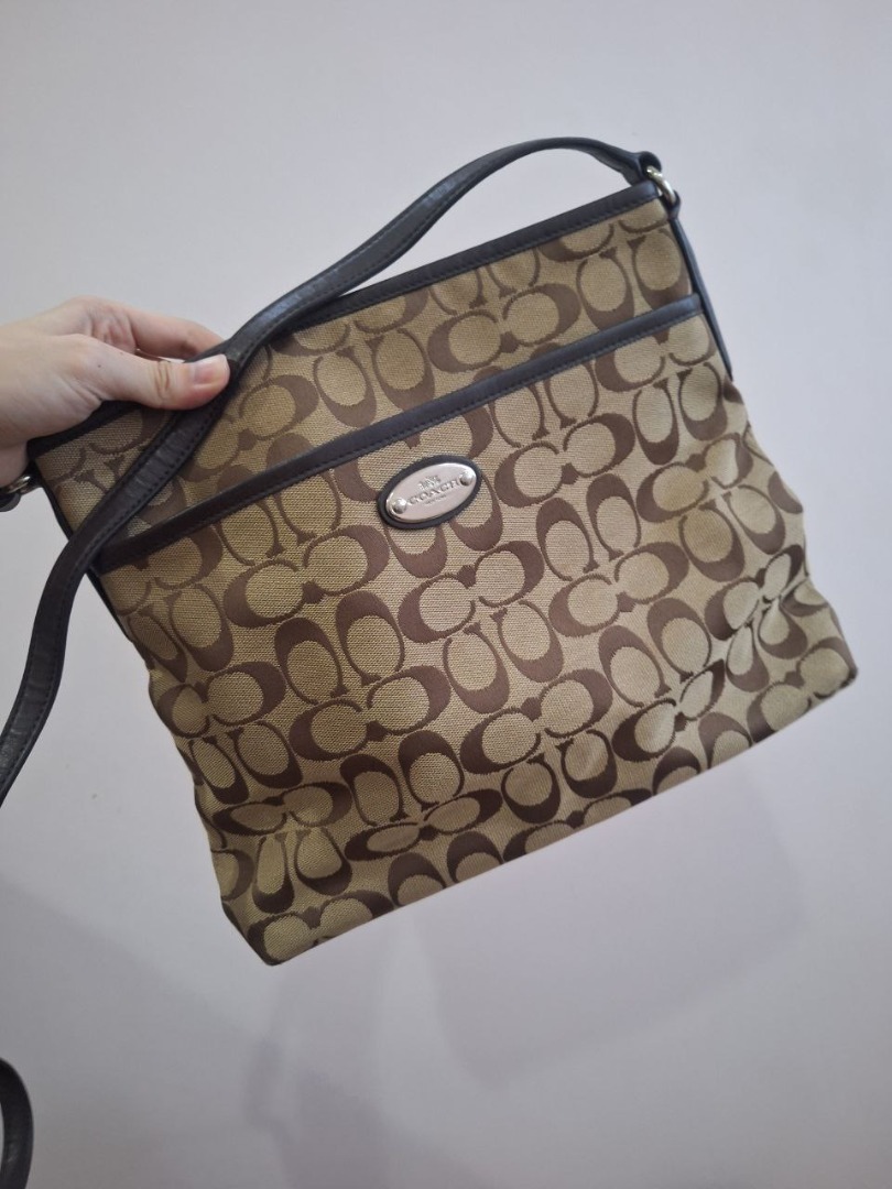 Coach Signature Sling Bag, Women's Fashion, Bags & Wallets, Cross-body ...