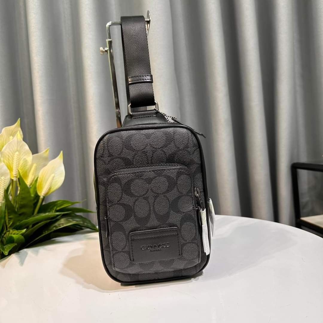 Coach Track Pack 14 Beltbag In Signature Canvas, Men's Fashion, Bags ...