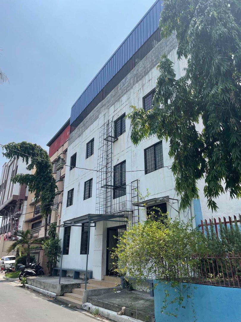 Commercial Building behind Parañaque Doctors Hospital, Property, For ...