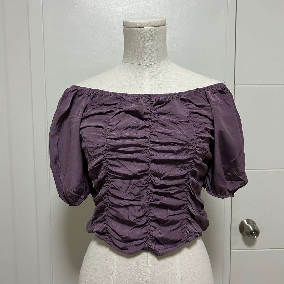 Cute puffed top with side zipper, Women's Fashion, Tops, Blouses on ...