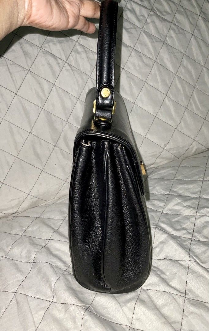 Daks England 2 way bag, Women's Fashion, Bags & Wallets, Cross-body Bags on Carousell