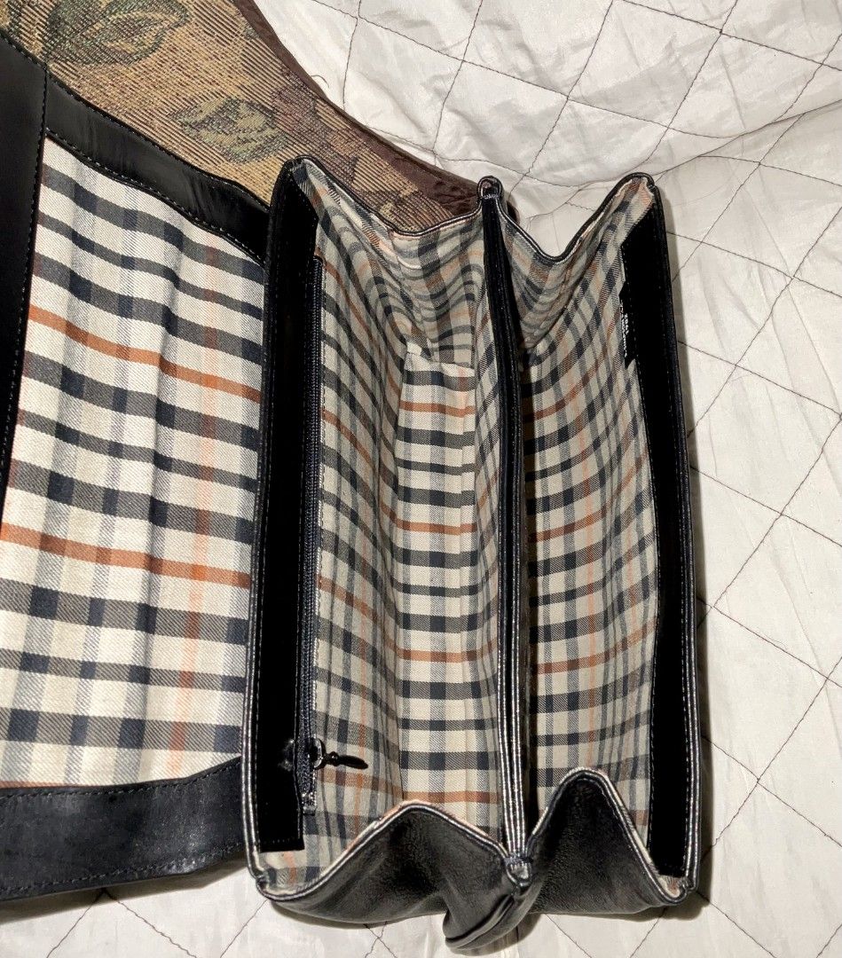 Daks England 2 way bag, Women's Fashion, Bags & Wallets, Cross-body Bags on Carousell