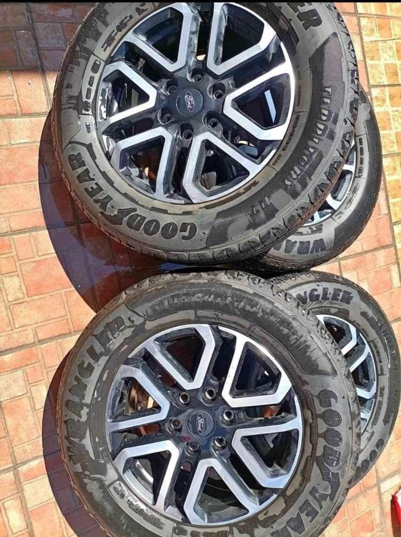 Ford Ranger Sport Mags and Tires Goodyear Wrangler Territory 255/65/R18 ...
