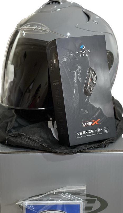 HJC Helmet with Vimoto bluetooth, Auto Accessories on Carousell