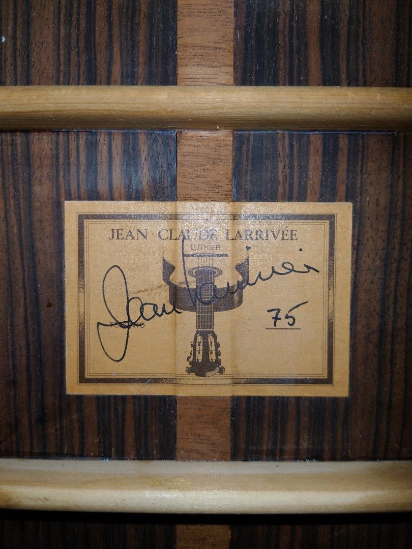 Jean Larrivee Classical Guitar 1975, Hobbies & Toys, Music & Media ...