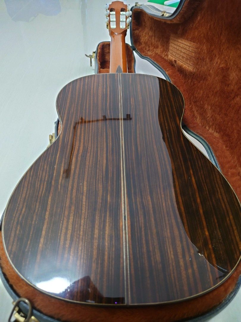 Jean Larrivee Classical Guitar 1975, Hobbies & Toys, Music & Media ...