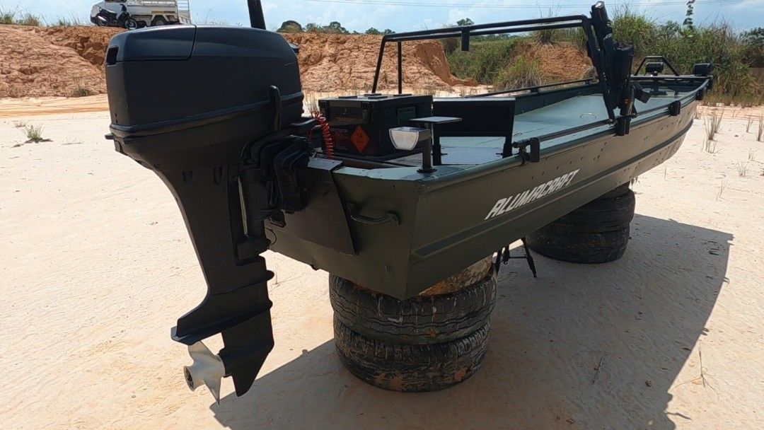 Jon Boat Alumacraft boat perahu pancing motor, Motor di Carousell