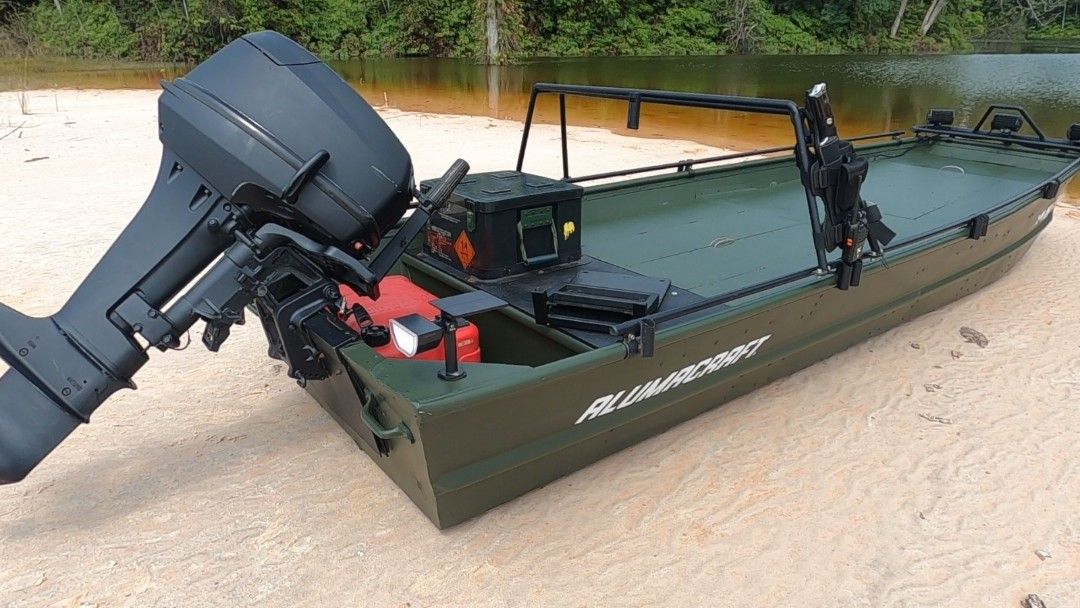 Jon Boat Alumacraft boat perahu pancing motor, Motor di Carousell