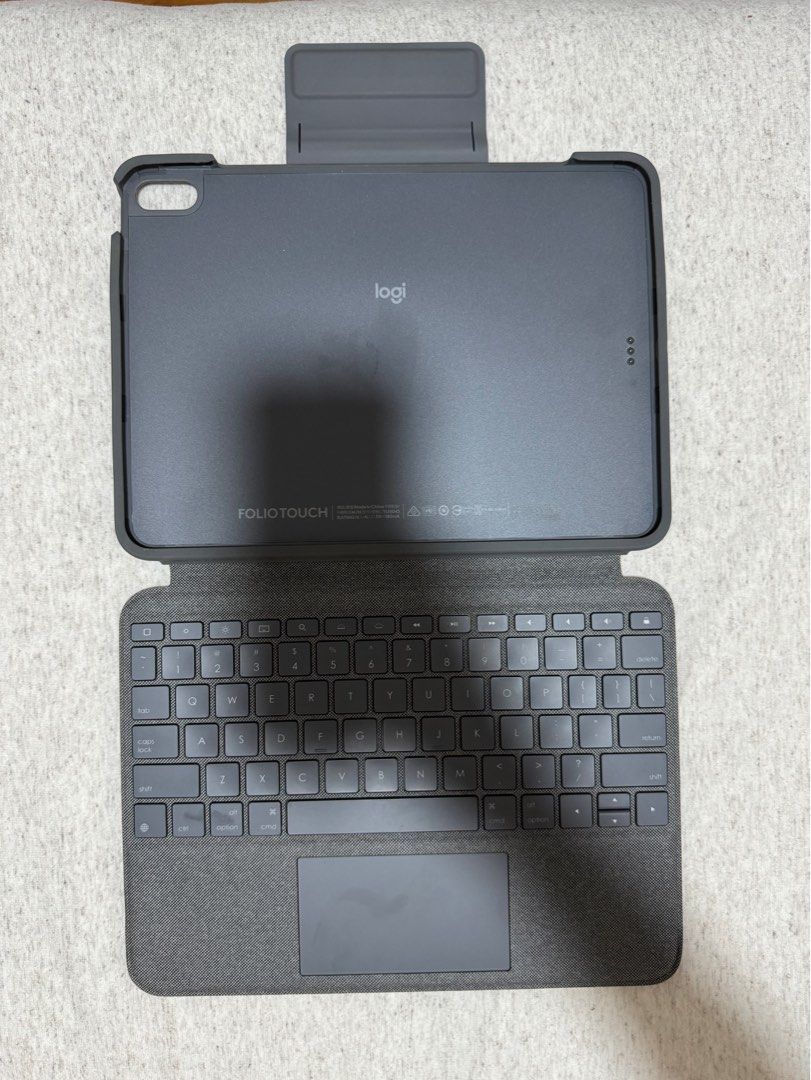 Logitech Smart Folio Touch iPad 4th/5th Gen with Keyboard and Touchpad ...