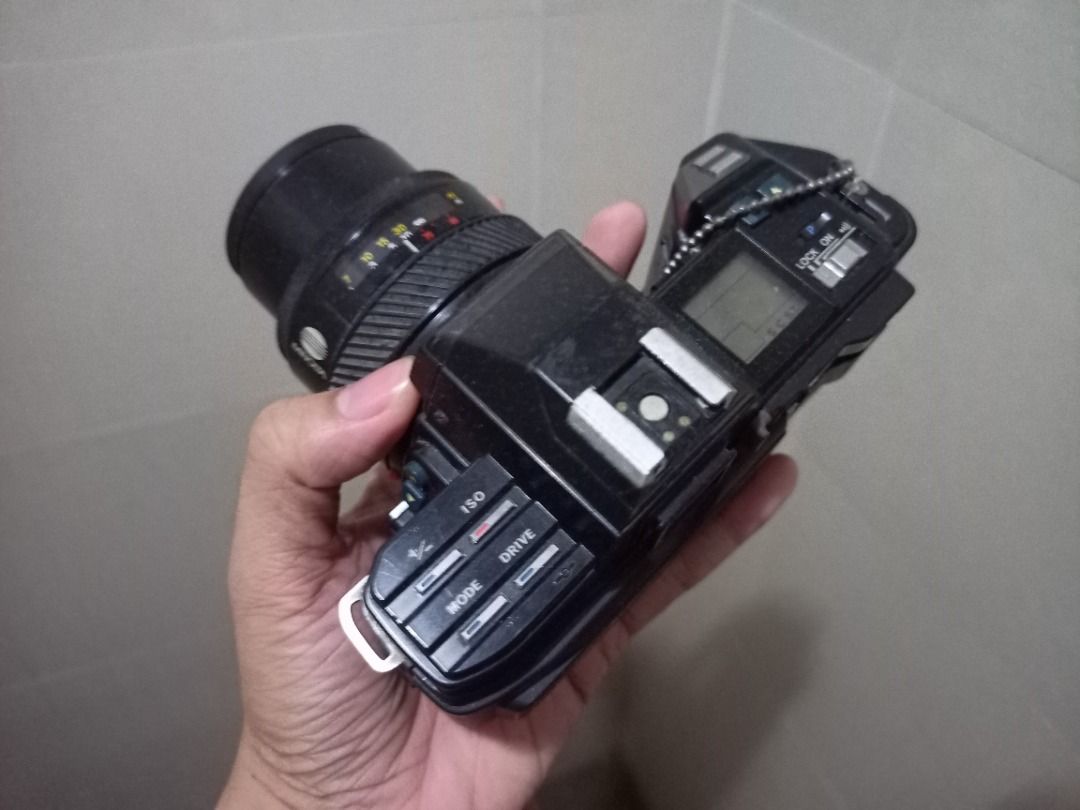 Minolta Alpha 7000 35mm Film Camera with Double A Batteries and AF 35 ...