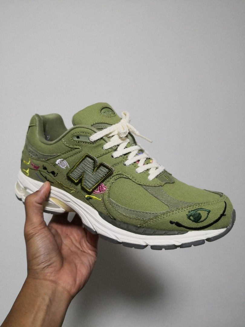 New Balance x Bryant Giles 2002r, Men's Fashion, Footwear, Sneakers on ...
