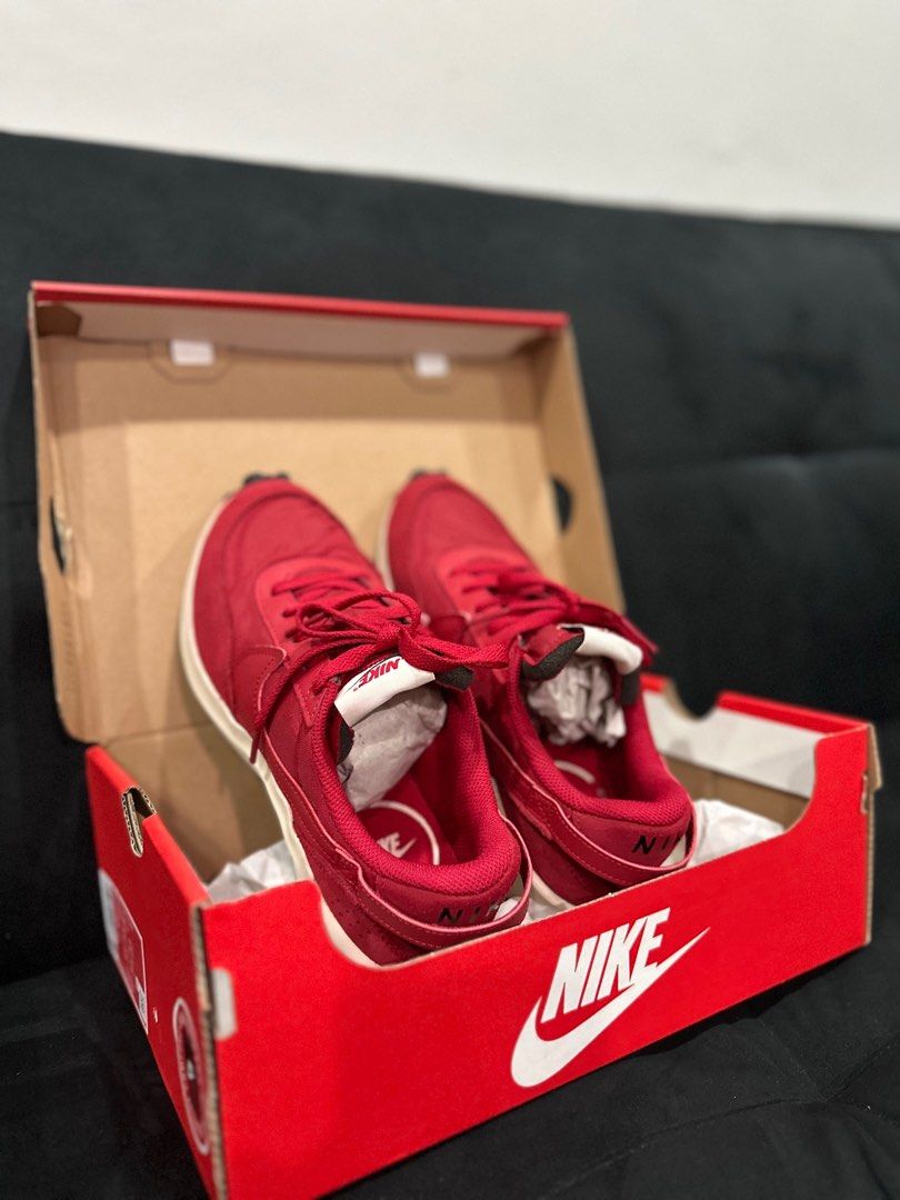 Nike waffle debut "Gym Red", Women's Fashion, Footwear, Sneakers on ...