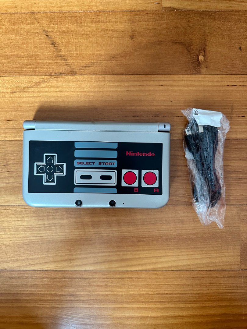 Nintendo 3DS XL Retro NES Edition Console, Video Gaming, Video Game ...