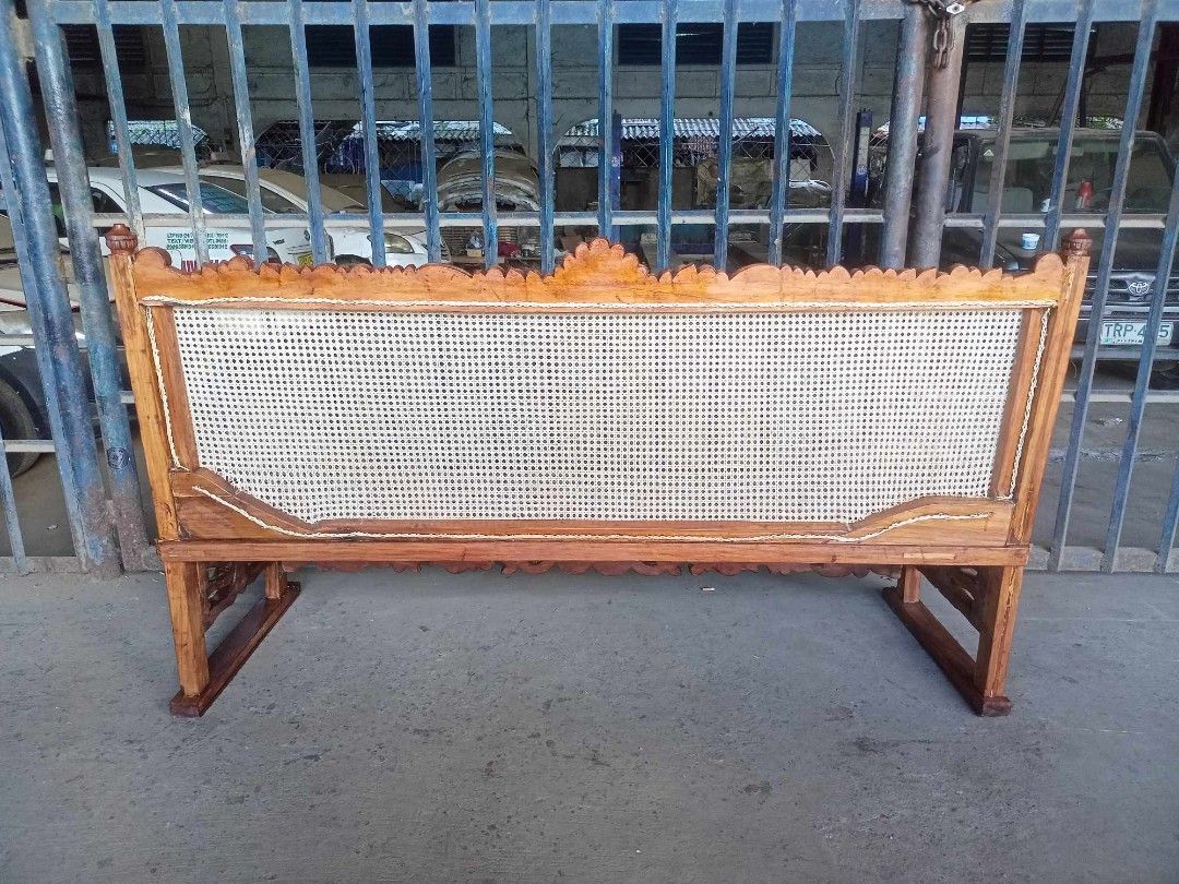 Old Divan / Daybed, Furniture & Home Living, Furniture, Chairs on Carousell