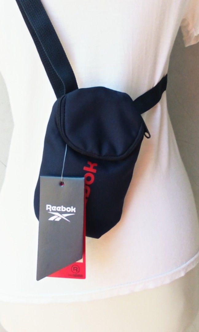 Original Reebok Mini cest Bag tas dada, Fesyen Pria, Tas & Dompet ...