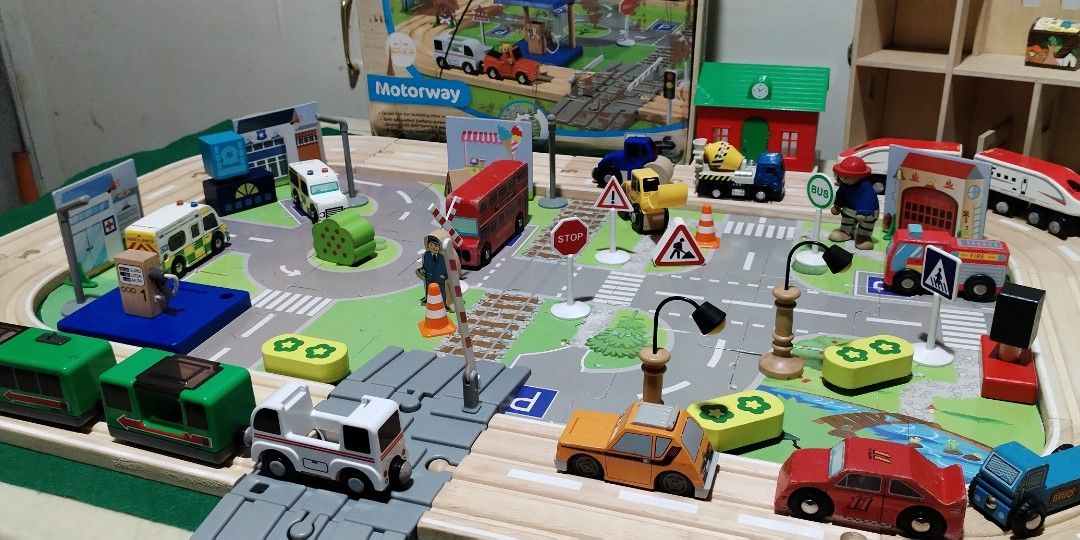 Playtive Jr Motorway and Castle Take All, Hobbies & Toys, Toys & Games ...